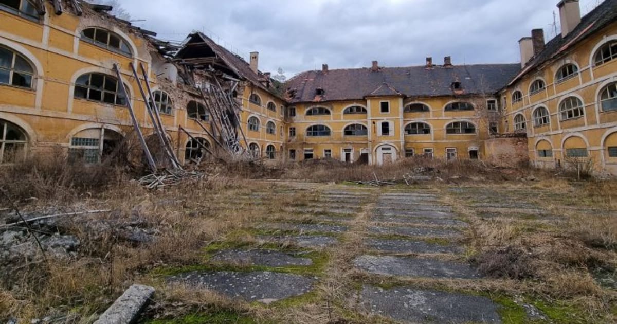 Funding for Terezín barracks overhaul under threat | Radio Prague ...