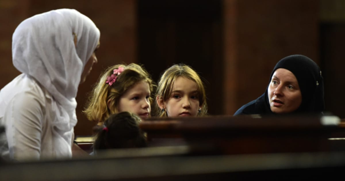 Muslims attend Catholic mass in show of solidarity | Radio Prague ...