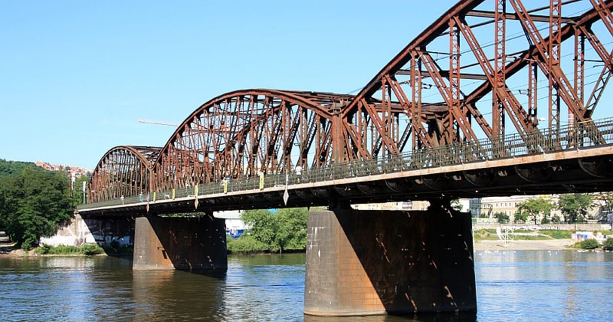 UNESCO weighs in on Vyšehrad railway bridge saga | Radio Prague ...